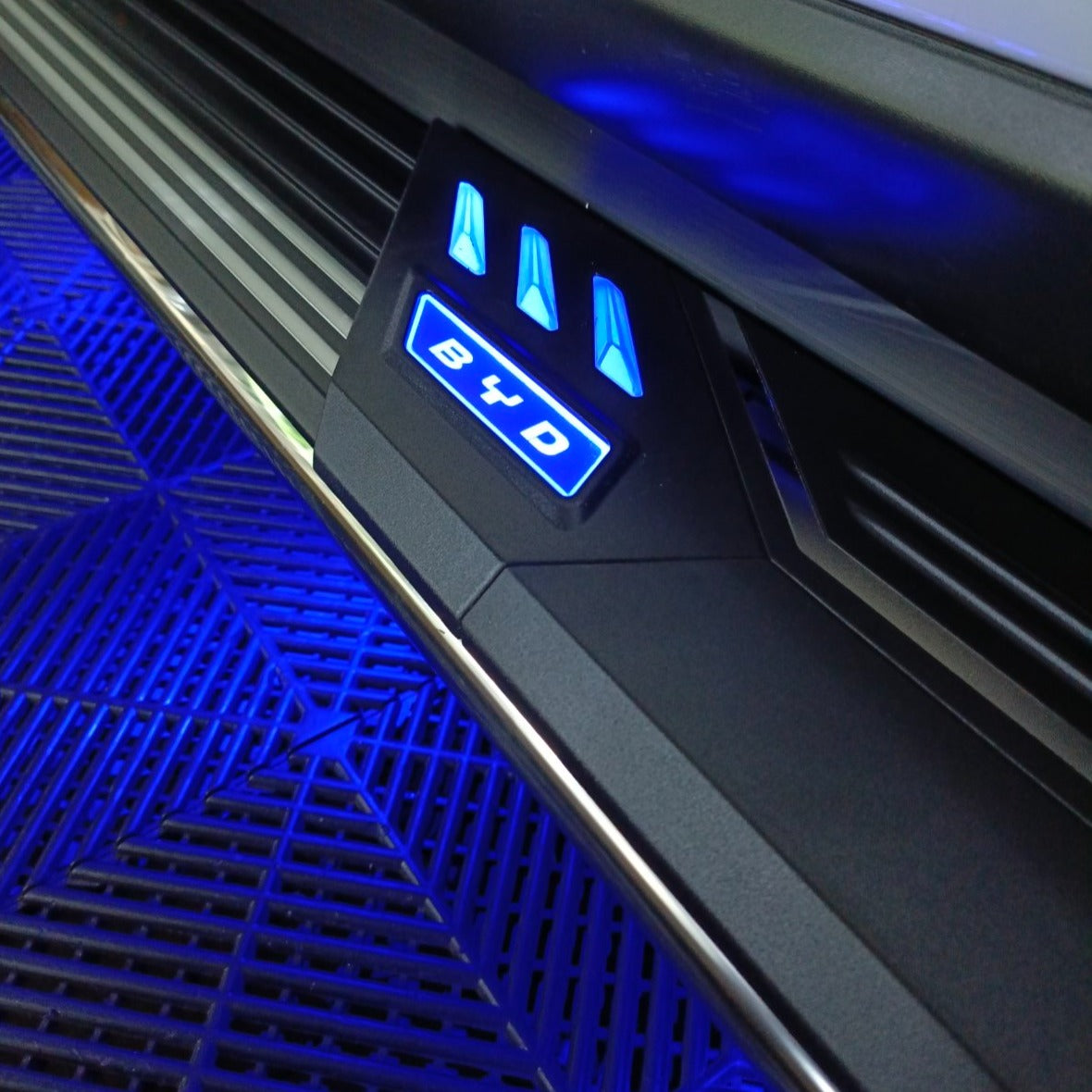 SIDE STEP LED LIGHTING ONE SET BYD TANG (22~23) EV – US AUTO